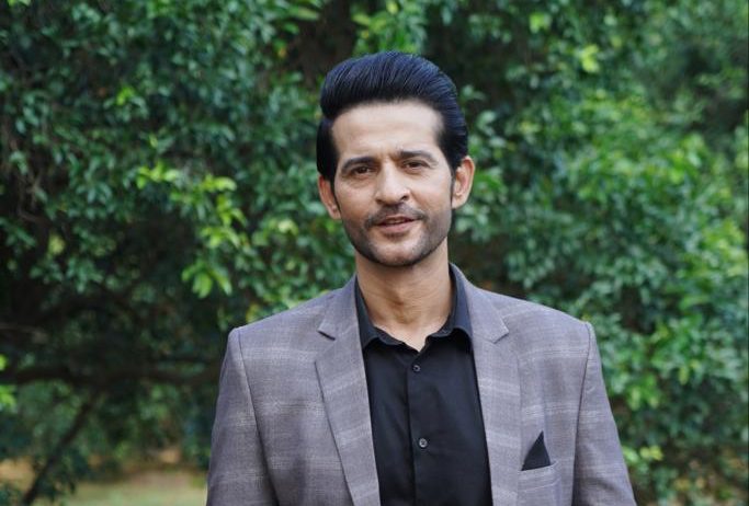Hiten Tejwani Steps Aboard New Show ‘Meri Bhavya Life’ - Blog