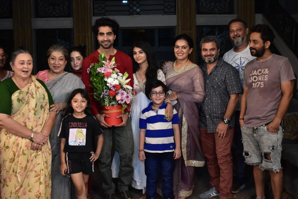 Harshad Chopda celebrates his birthday on the sets of YRKKH