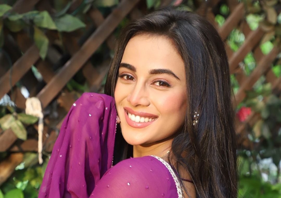Sayli Salunkhe shines in ‘Raatan Kaali’ music video