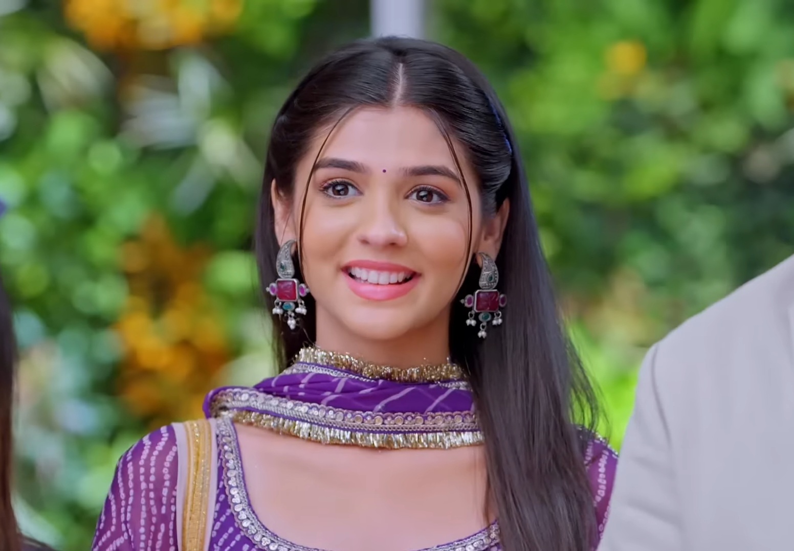 Pranali Rathod as Prarthna is a Brilliant Blend of Emotion & Grace