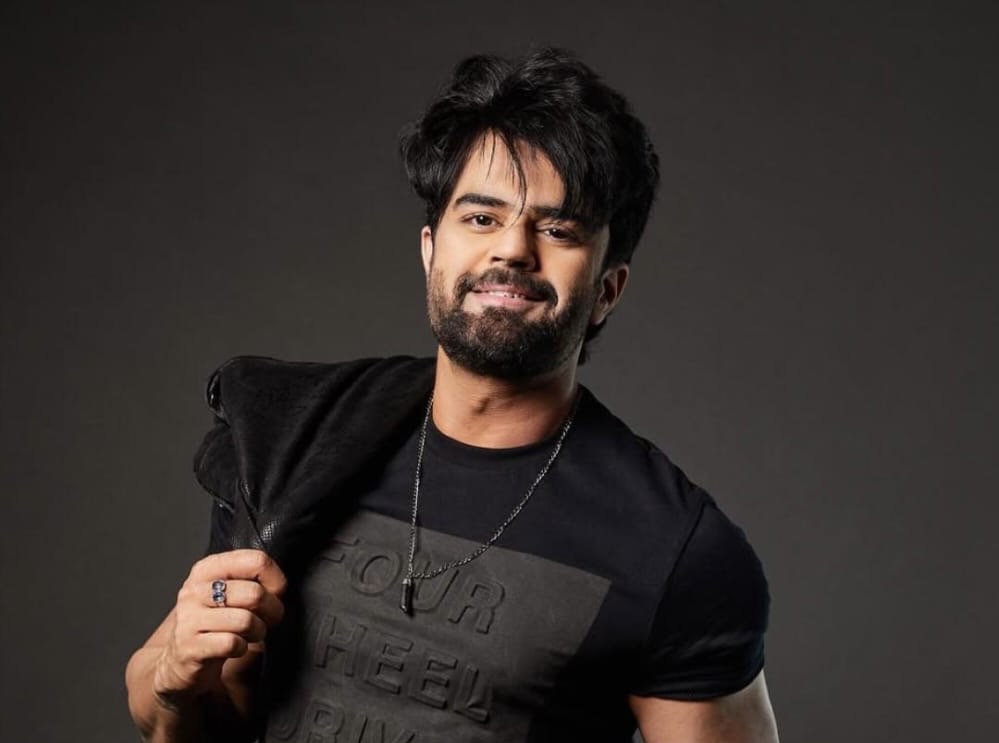Maniesh Paul Celebrates Two Years of Rafuchakkar - UrbanAsian.com